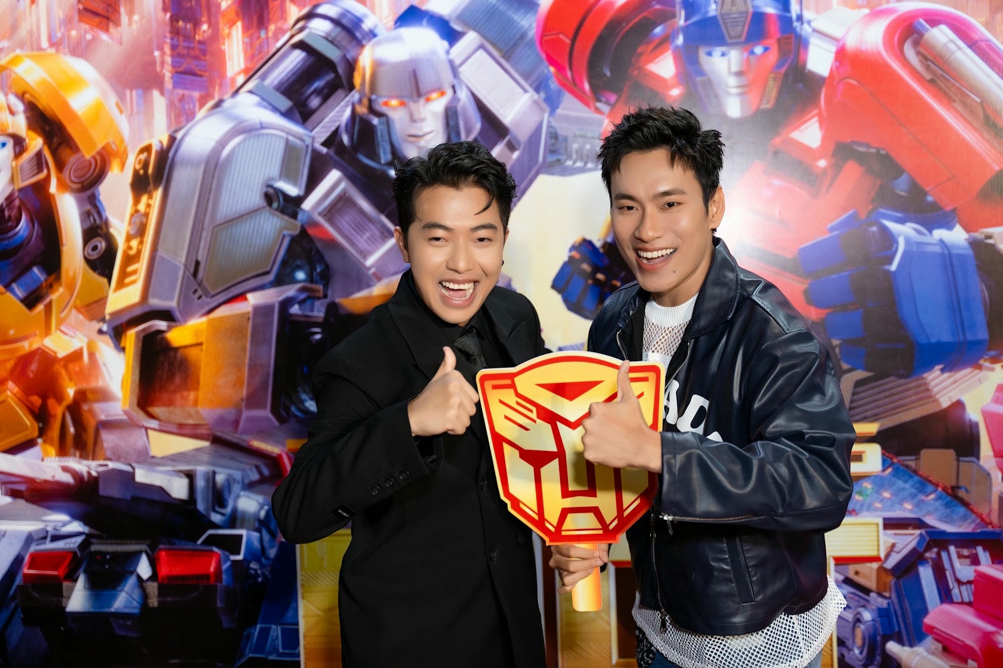 Cris Phan hội ngộ cùng Kiều Minh Tuấn, Quách Ngọc Tuyên và dàn sao Việt trong sự kiện ra mắt ...